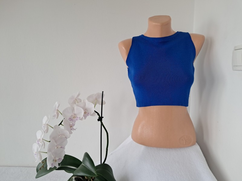 Kraljevsko plavi crop top vel M