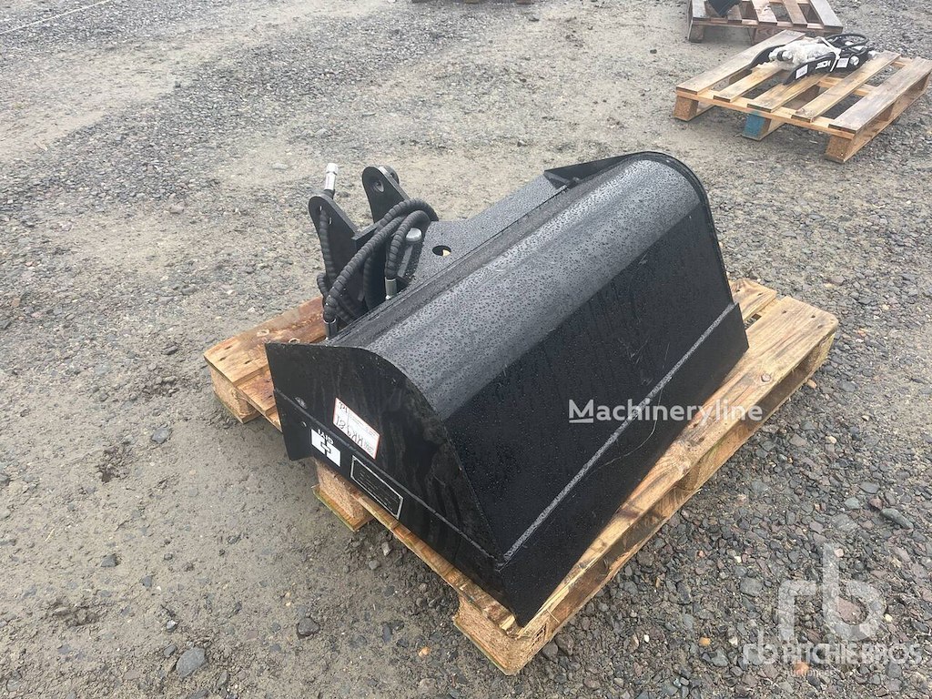 Prodaje se GIYI 900 mm Hydraulic Tilting (Unused) kašiku za bager na aukciji