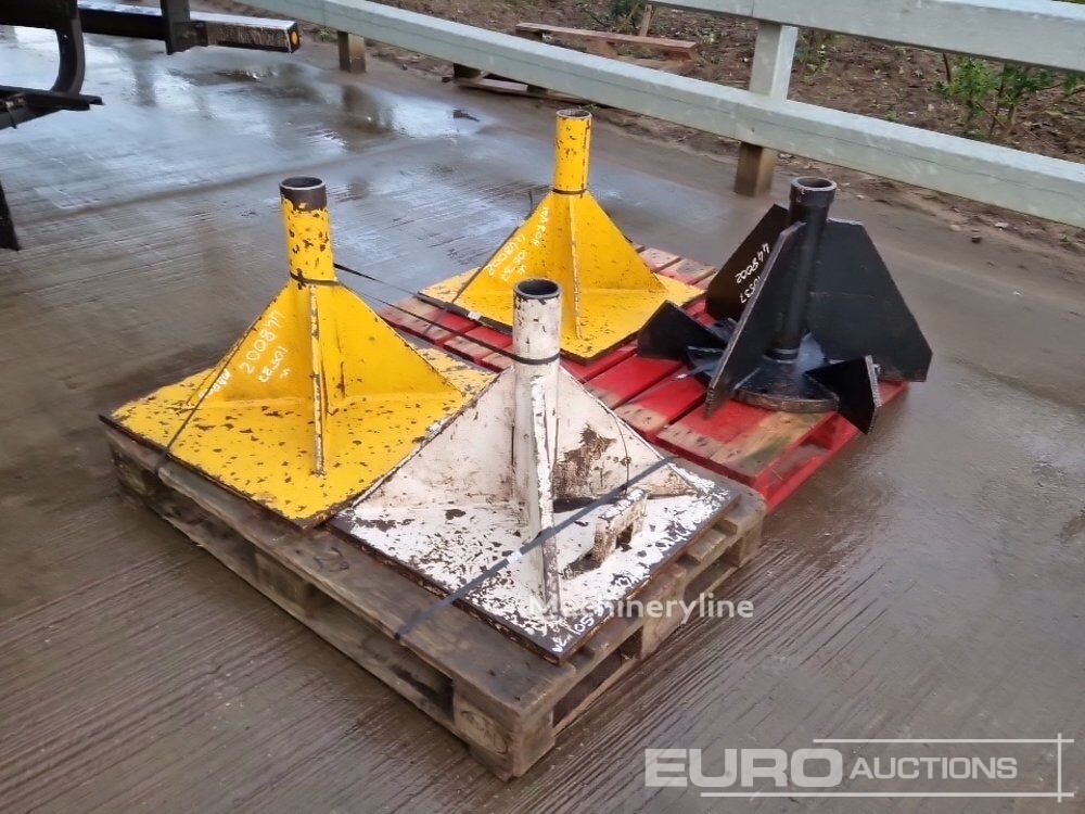 Prodaje se Stand to suit Hydraulic Breaker (4 of) hidraulični čekić na aukciji