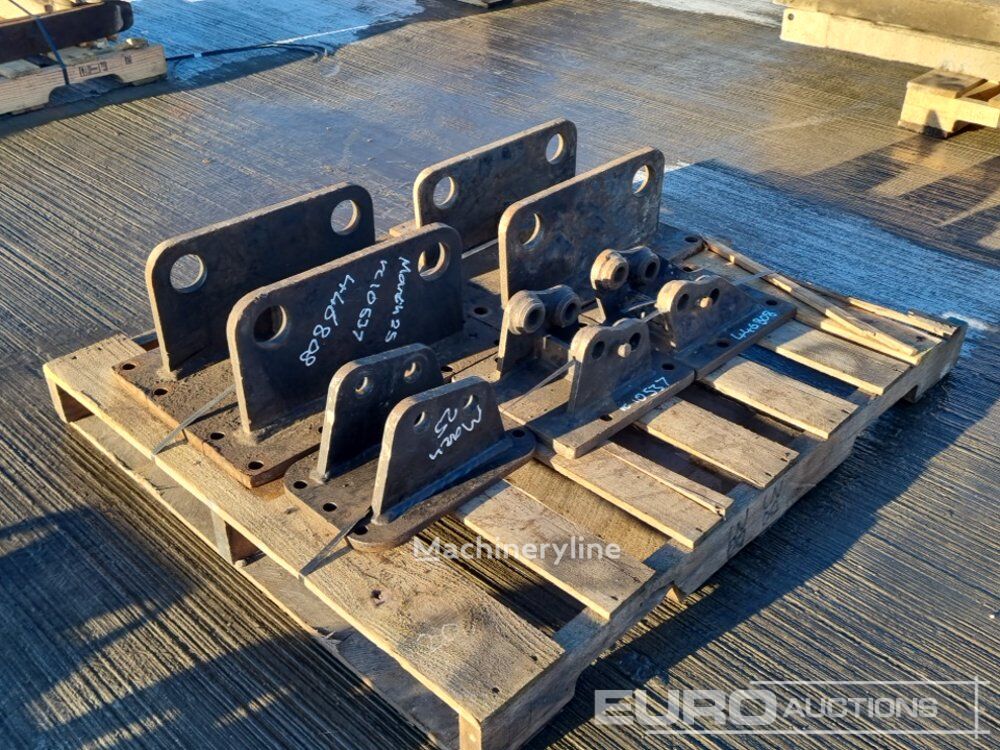 Prodaje se Headstock 30-60mm Pin to suit Mini-10 Ton Excavator (5 of) hidraulični čekić na aukciji