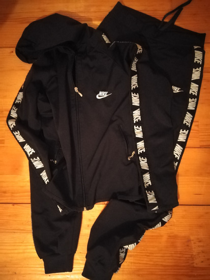 Trenerka nike S