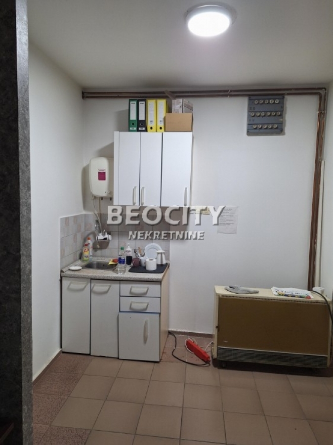 Zemun, Gornji grad, Branka Pešića, 3. 0, 72m2, 700EUR