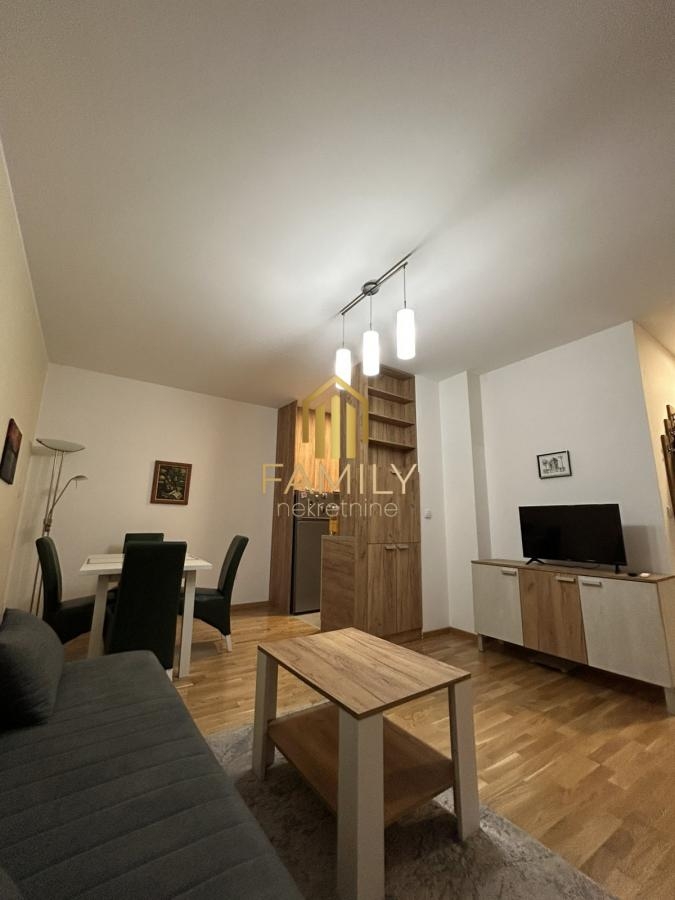 Petrovaradin, 2. 0 sobni, 47m2, + Parking mesto