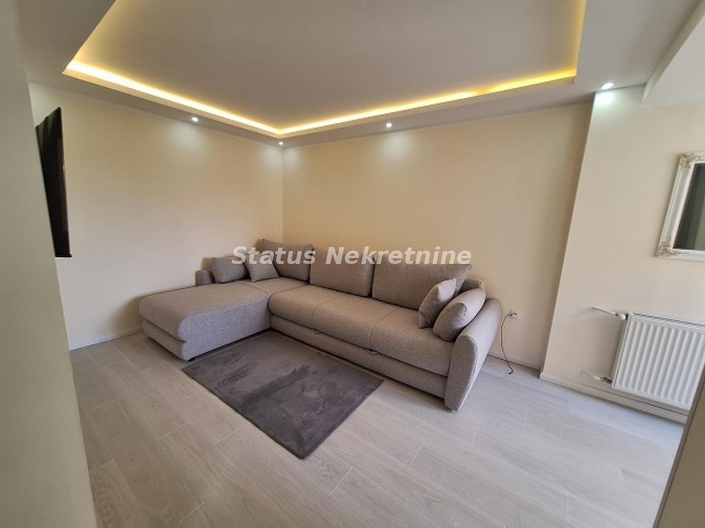 LUX OPREMLJENA RENOVIRANA GARSONJERA 38M2 BULEVAR, BLIZU CENTRA, 450EU