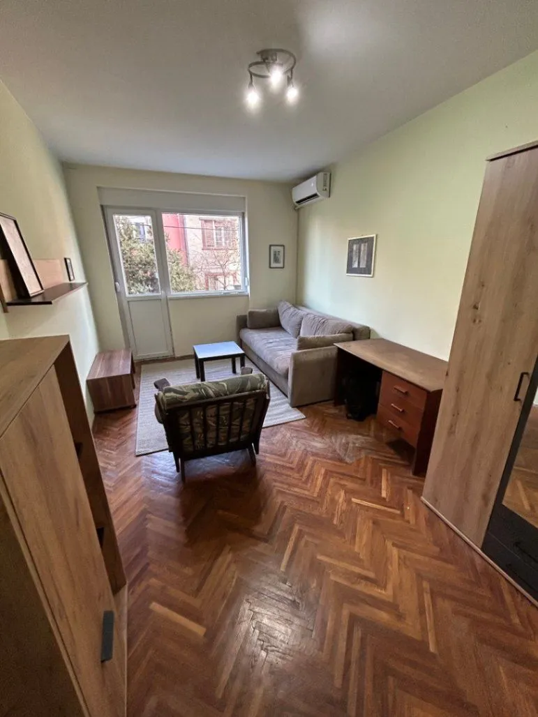 Izdavanje, dvosoban stan, 52m2, Đeram Pijaca, Beograd