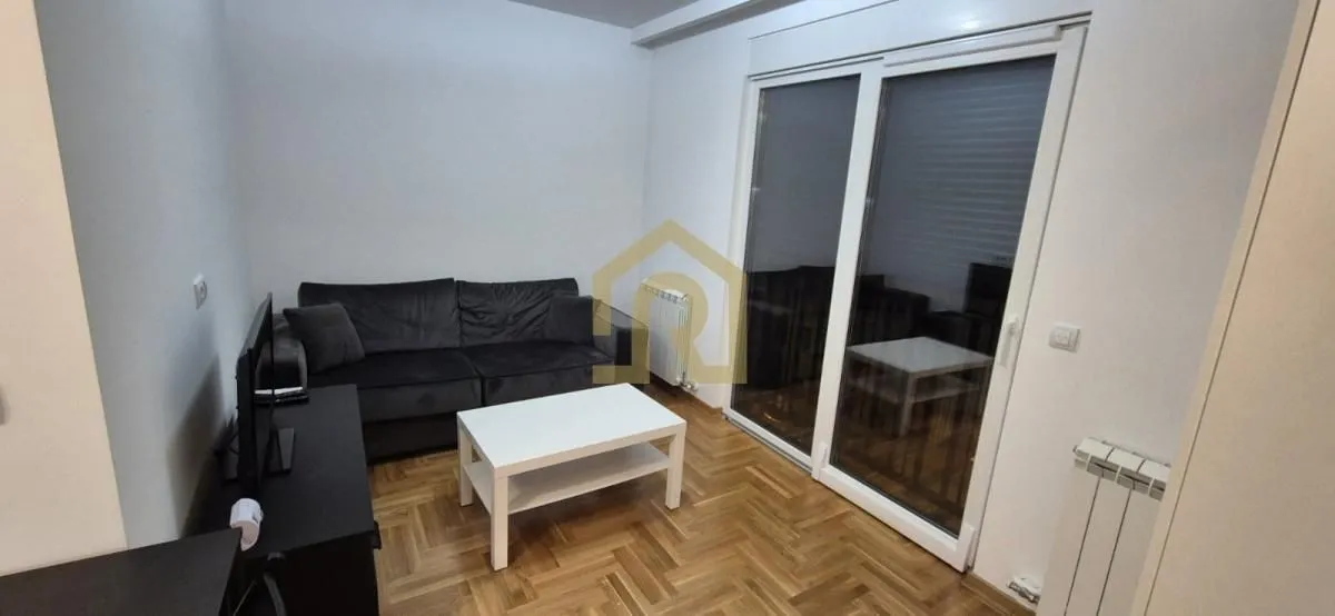 Izdavanje, jednosoban stan, 30m2, Vračar, Beograd