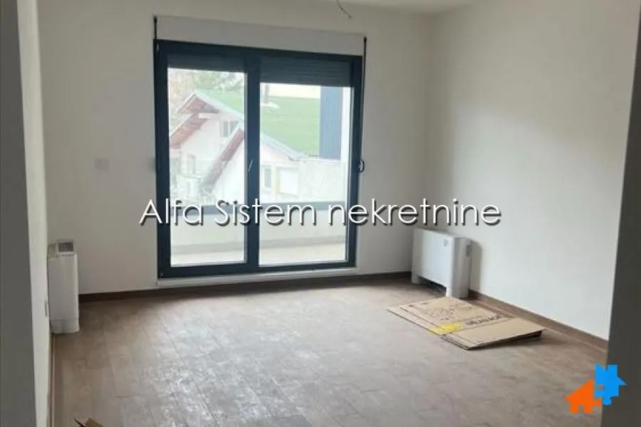 Izdavanje, četvorosoban stan, 100m2, Čubura, Beograd