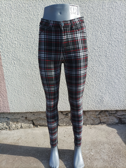 Crno Bele Karirane Punk Goth Pantalone S