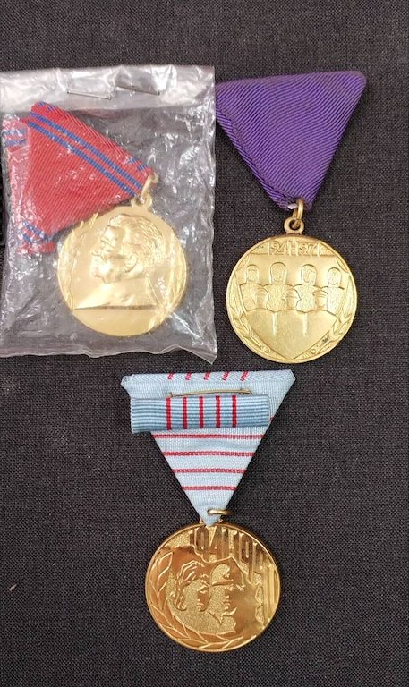 Medalje za 30 godina JNA - 12 e Orden rada sa srebrnim vencem - 10 e