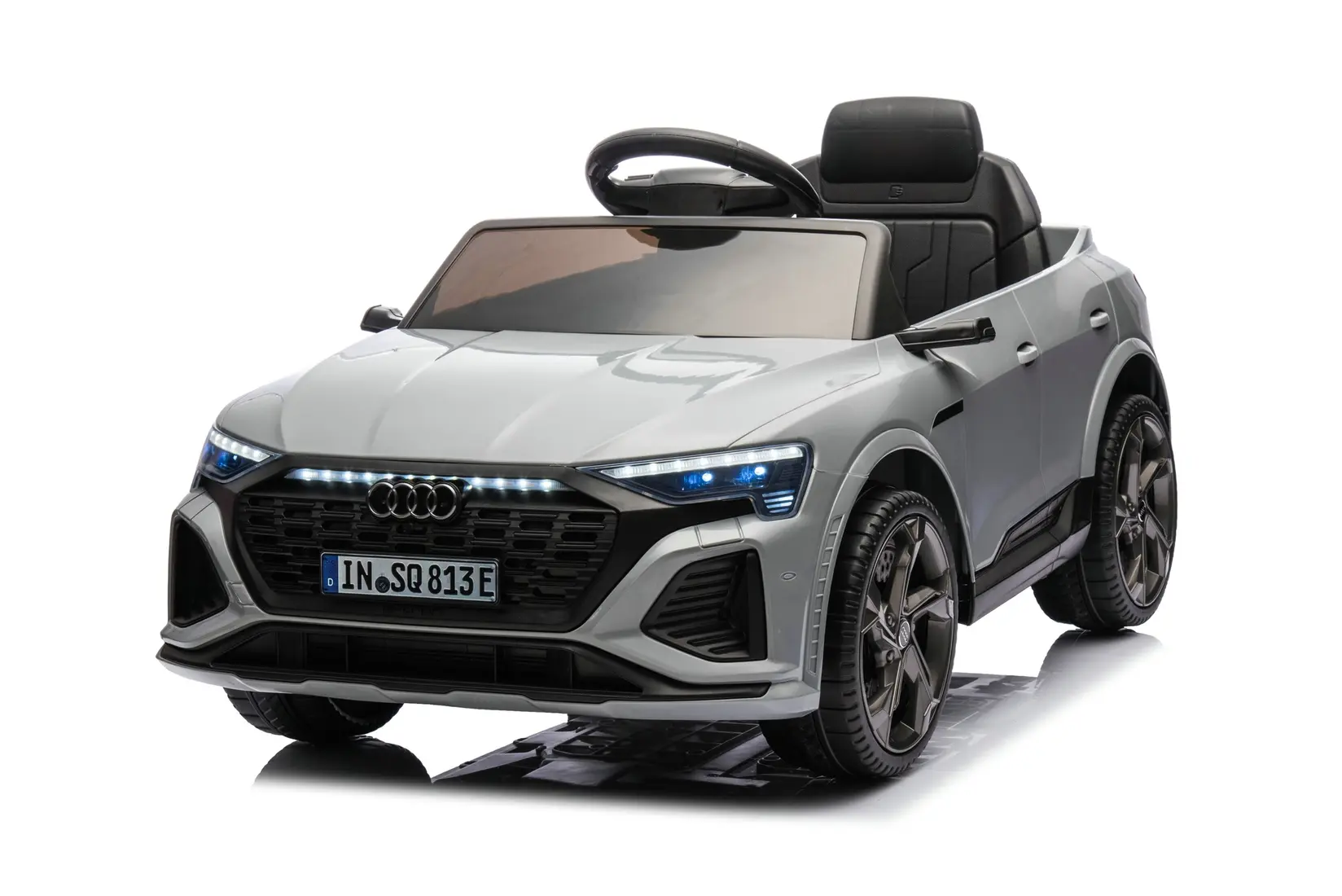 PREMIUM STIL Dečiji automobil na akumulator Audi SQ8, Sivi