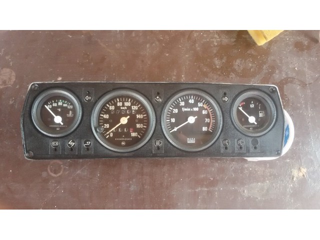 Skoda 120LS km sat instrument tabla original kontrolna