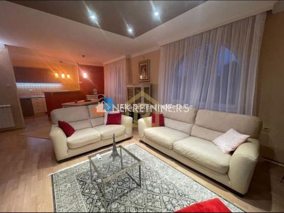 Voždovac, Medaković 3, 3.0 stan, 113m2, 800 EUR, ID 51182