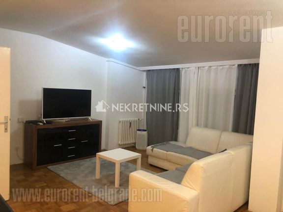 #44666, Izdavanje, Stan, BLOK 61, 900 EUR