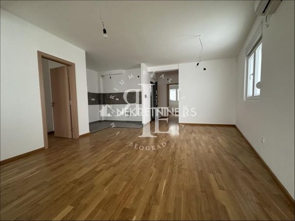 Beograd, Zvezdara, Mirijevo, Nine Kirsanove, 3.0, 59m2