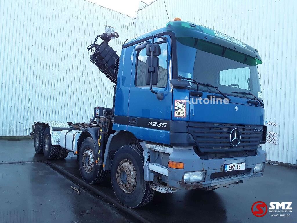 Mercedes-Benz Actros 3235 hiab 166d-3 kamion s ravnom platformom