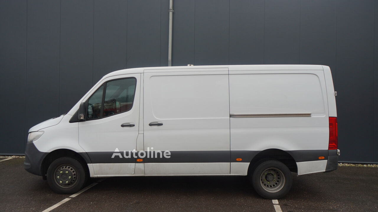 Mercedes-Benz SPRINTER 516 CDI CLOSED BOX kamion furgon