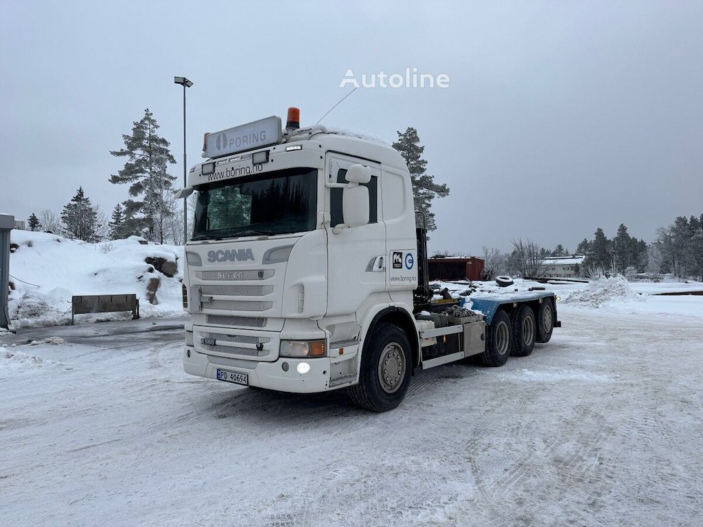 Prodaje se Scania R560 rol kiper sa kukom na aukciji