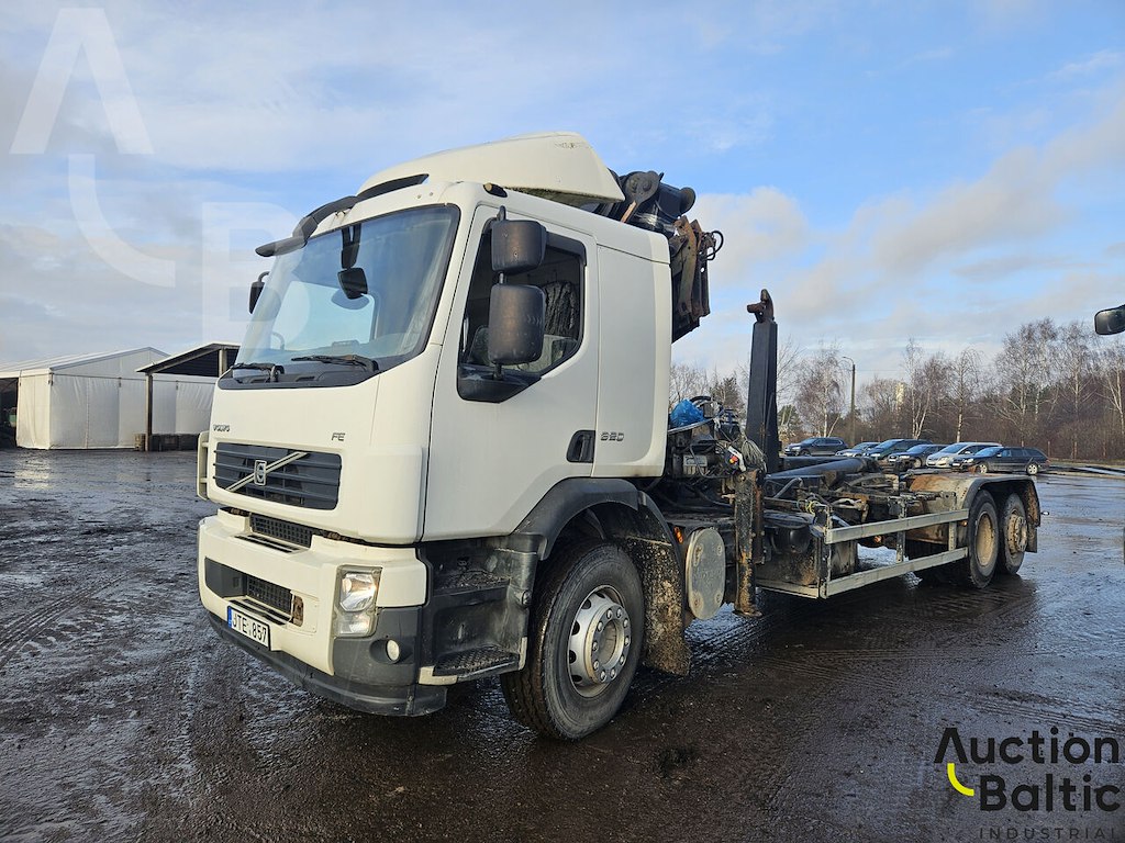 Prodaje se Volvo FE320 rol kiper sa kukom na aukciji