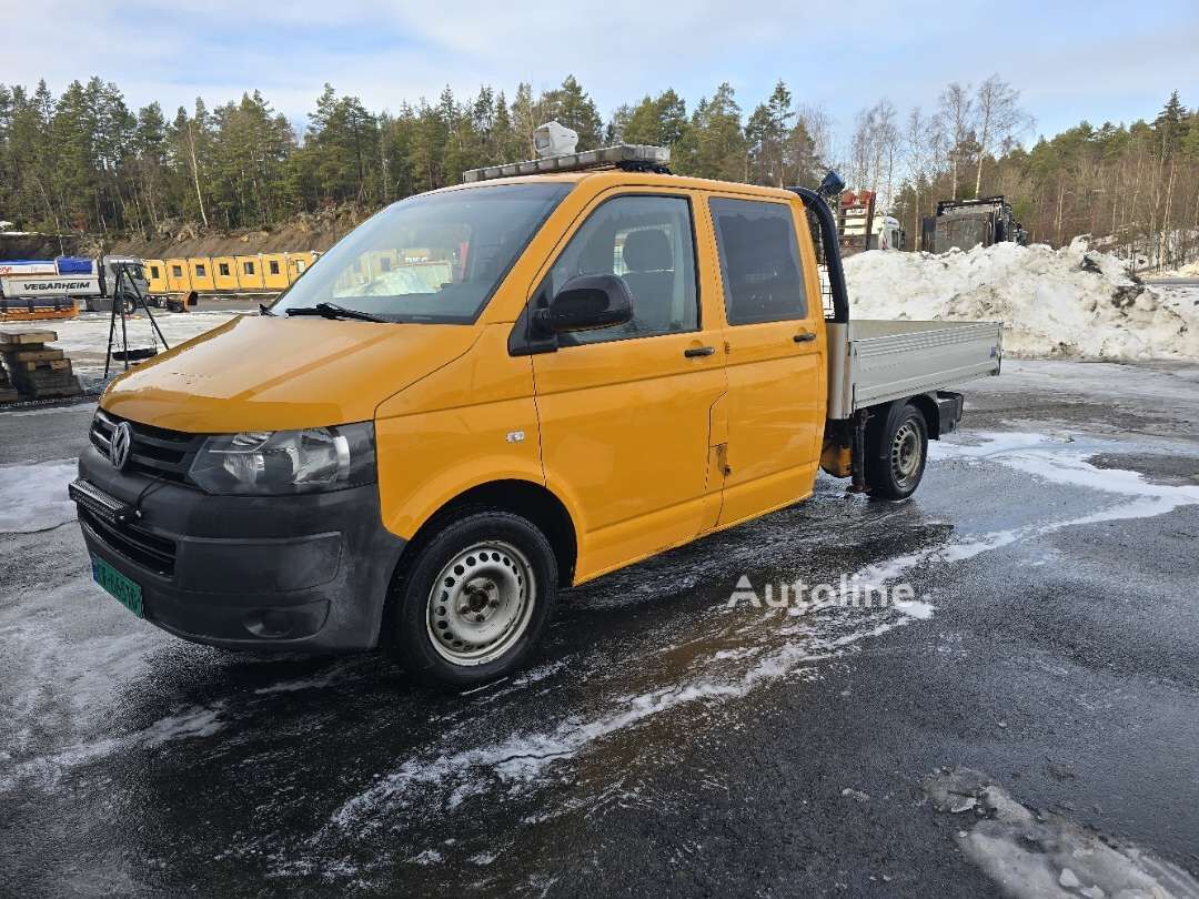 Prodaje se Volkswagen Transporter kamion s ravnom platformom < 3.5t na aukciji