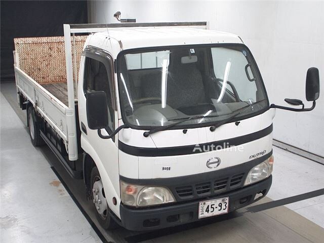 Hino DUTRO kamion s ravnom platformom < 3.5t