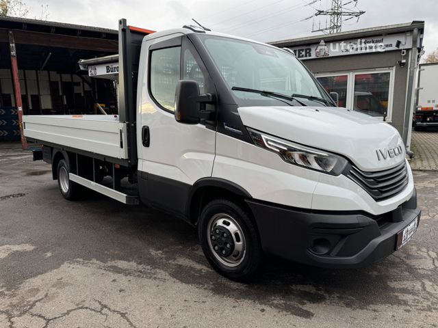 Novi IVECO Daily 35C210 Hi-Matic kamion s ravnom platformom < 3.5t