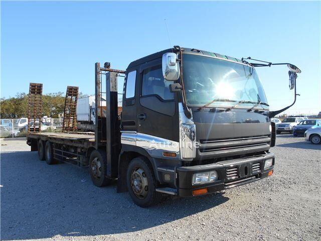 Isuzu GIGA autotransporter