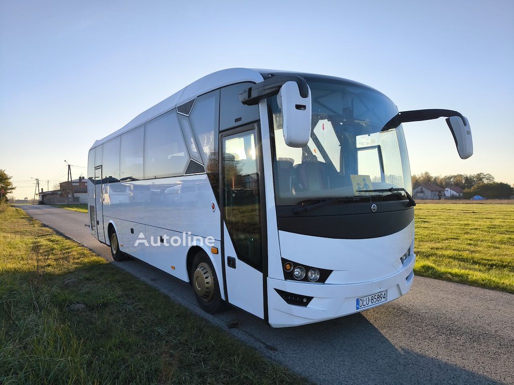 Isuzu Visigo prigradski autobus