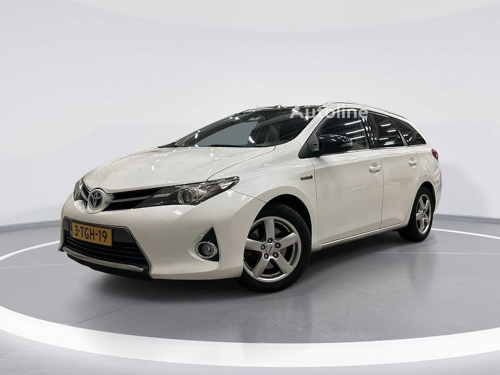 Prodaje se Toyota Auris Touring Sports karavan na aukciji