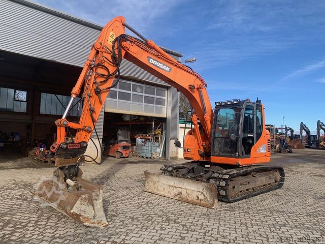 Bageri za puzanje
DOOSAN DX140LCR