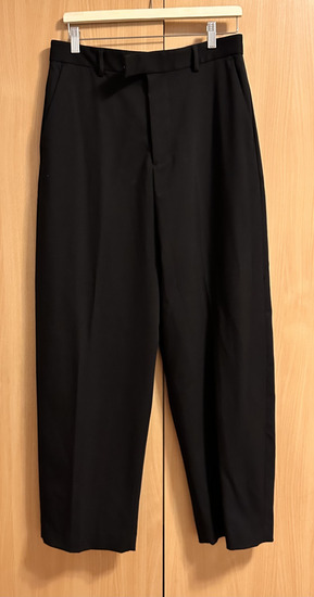 Zara pantalone L nove