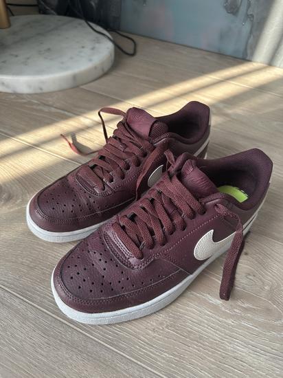 Nike bordo patike veličina 39