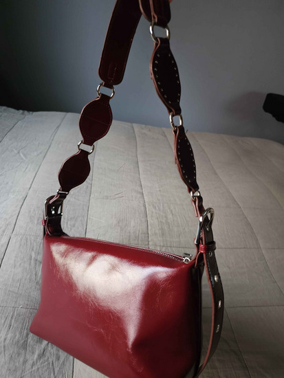 Nova Stradivarius bordo torba