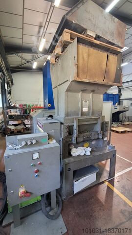 Plastični shredder
John Brown Plastics Machinery Cumberland 37 B-Gran