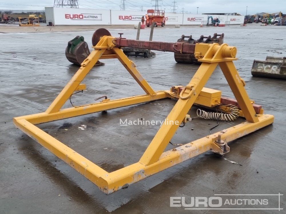 Prodaje se Hydraulic Cable Reel Stand kašiku za prednje utovarivač na aukciji