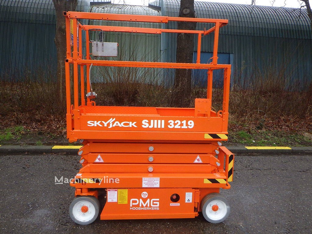 Prodaje se Skyjack SJ3219 makazastu platformu na aukciji