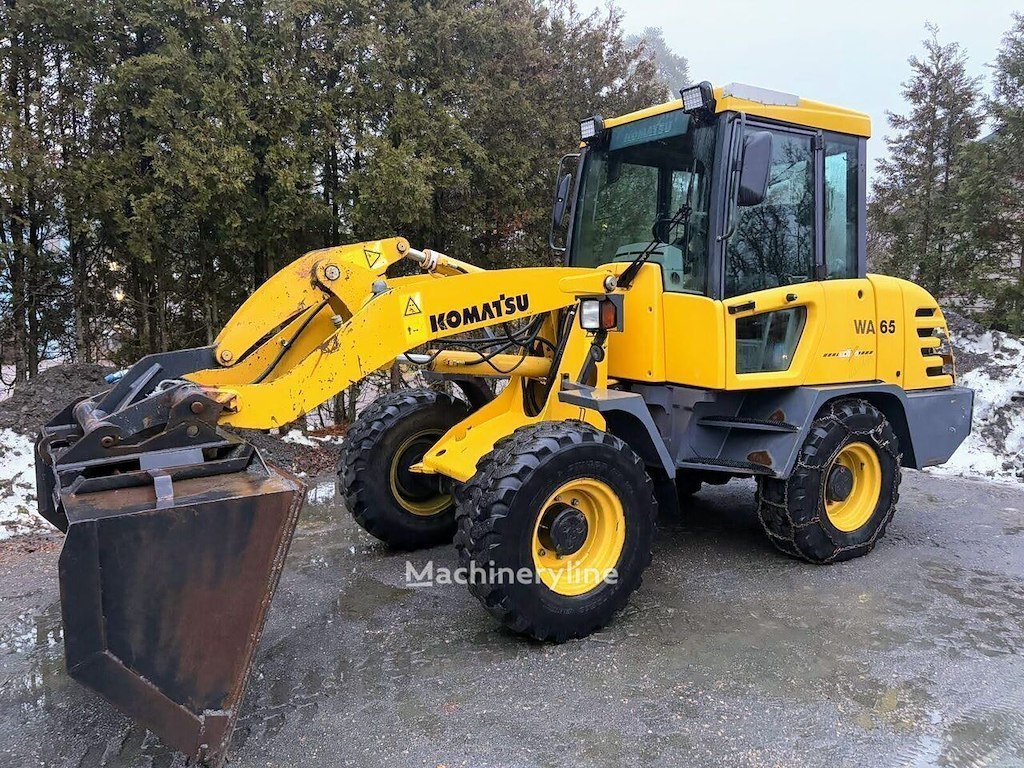 Komatsu WA 65-3 4WD prednji utovarivač