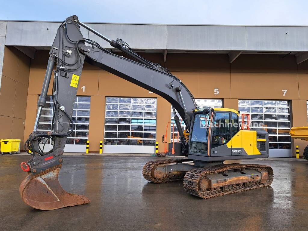 Volvo EC 200 EL bager guseničar