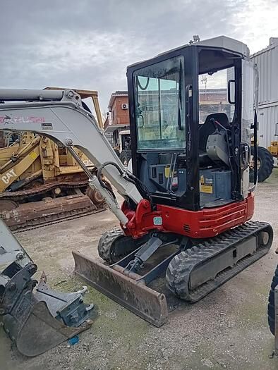 Takeuchi TB23R mini bager