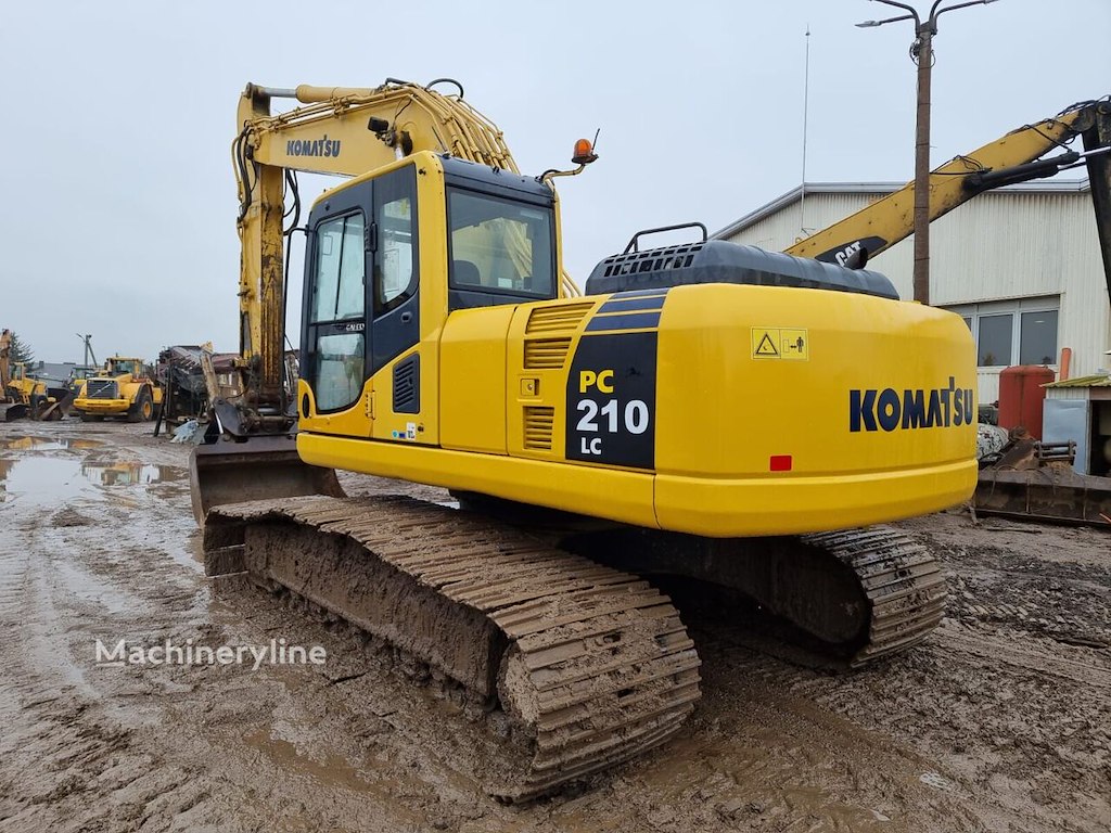 Komatsu PC210-8 bager guseničar