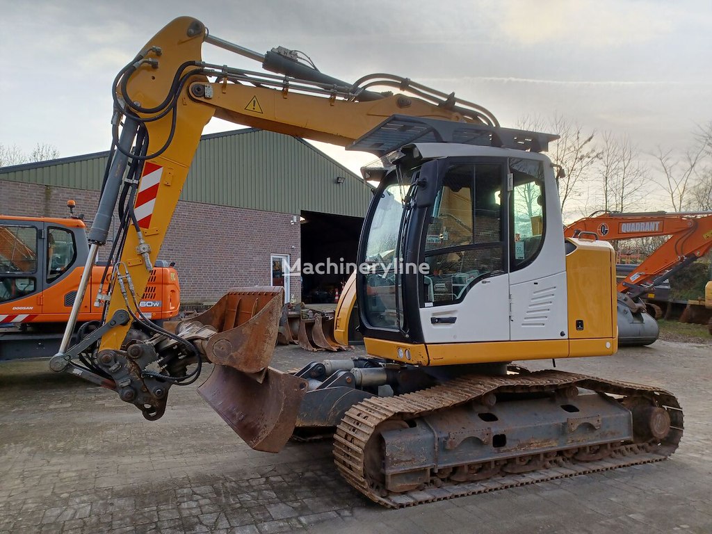 Liebherr R 914 compact (perfect condition, VA-boom, blade, 3 buckets, aut bager guseničar