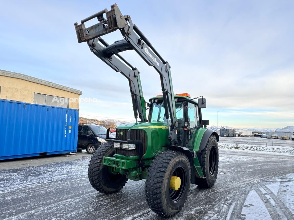 Prodaje se John Deere 6620 traktor točkaš na aukciji