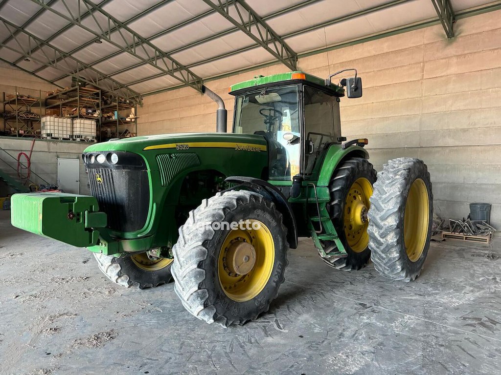 John Deere 8520 traktor točkaš