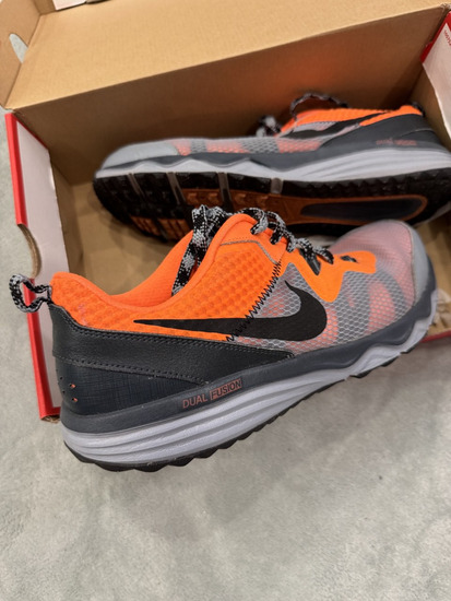 NIKE DUAL FUSION TRAIL