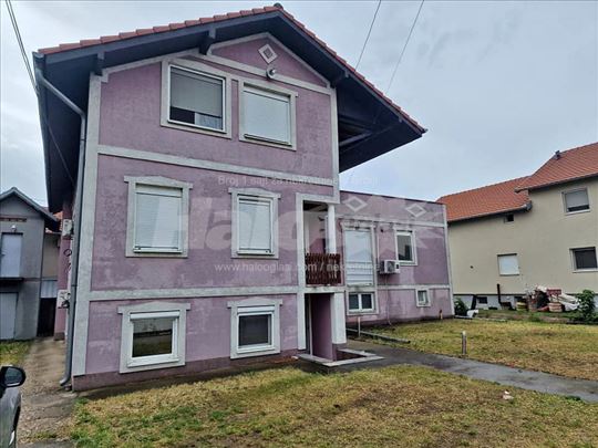 Izdajem stan od 90 m2 LUX