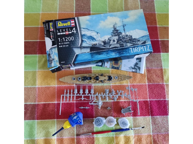 Revell Tirpitz brod maketa