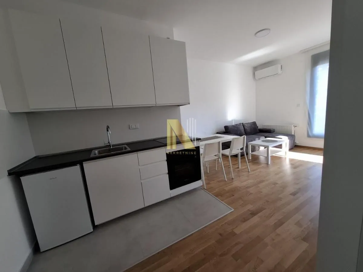 Izdavanje, dvosoban stan, 41m2, Bulevar Oslobodjenja, Novi Sad, Novi Sad