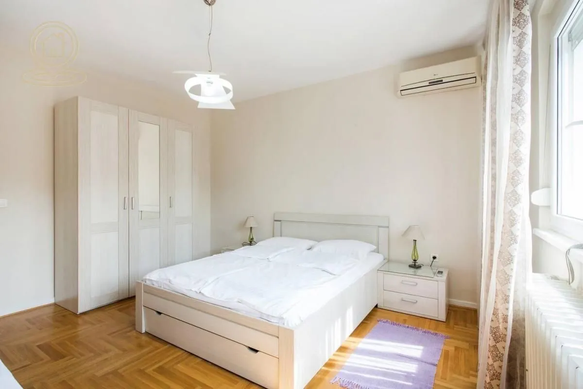 Izdavanje, dvosoban stan, 50m2, Centar, Beograd