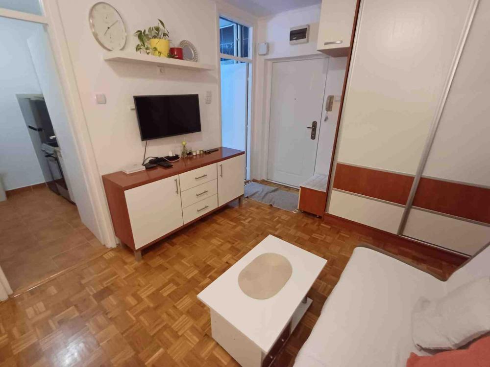 Gandijeva, Dvoiposoban stan za izdavanje, 42m2, 700€