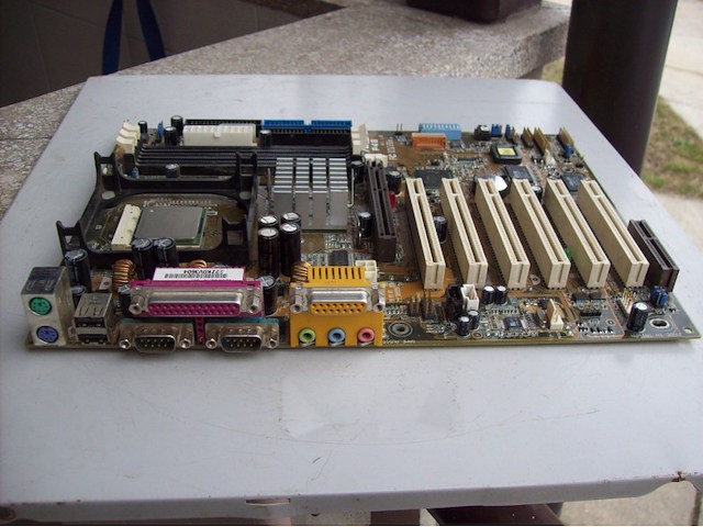 Retro ASUS 478 P4B + Pentium 1.5 Ghz ,agp,sd ram