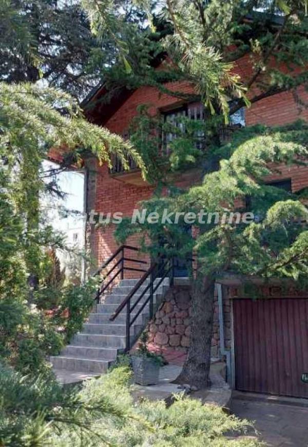 Kuća na prodaju, 190m2, 365.000€